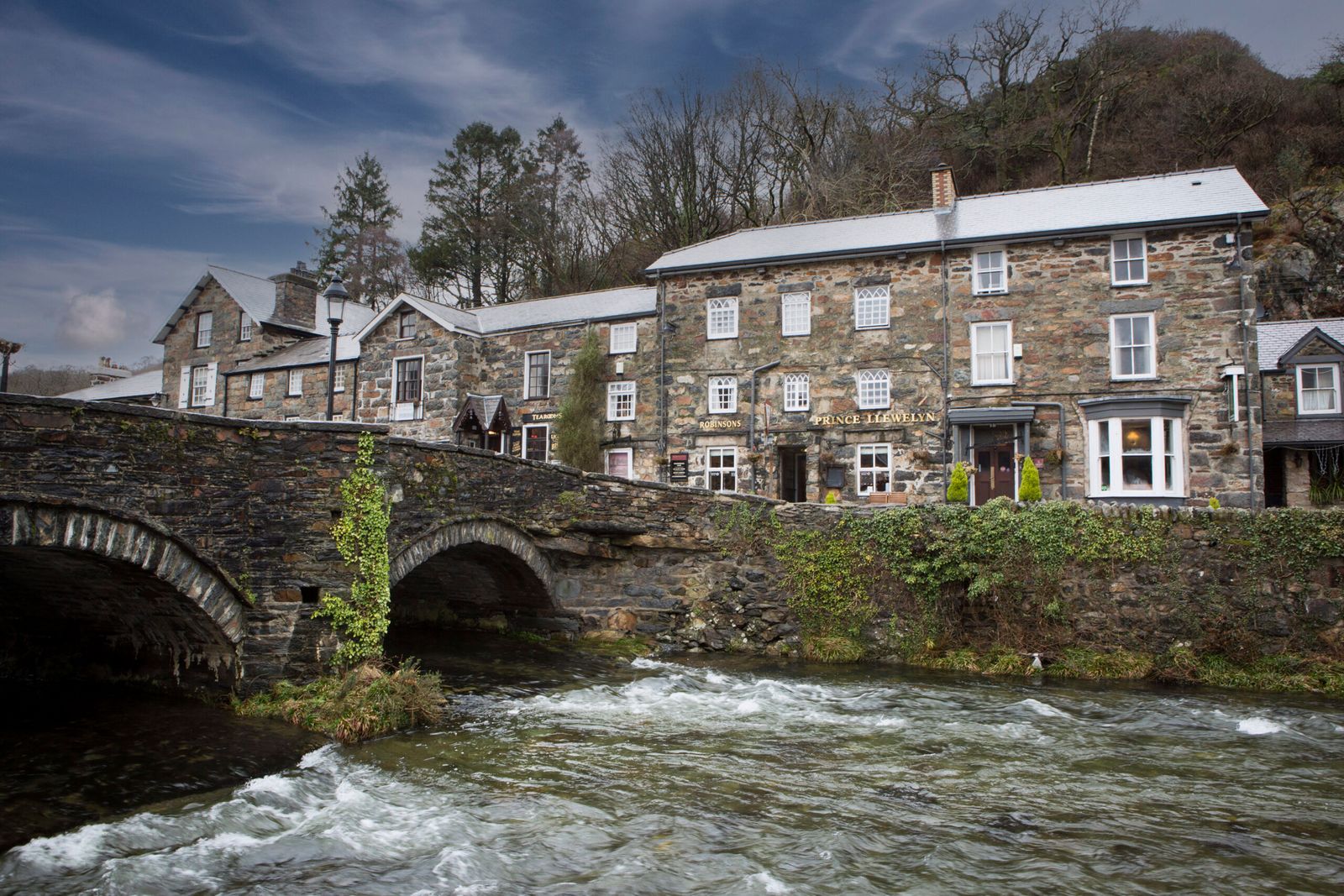 A PROUDLY INDEPENDENT FAMILY BREWER, INVESTING IN WELSH HOSPITALITY